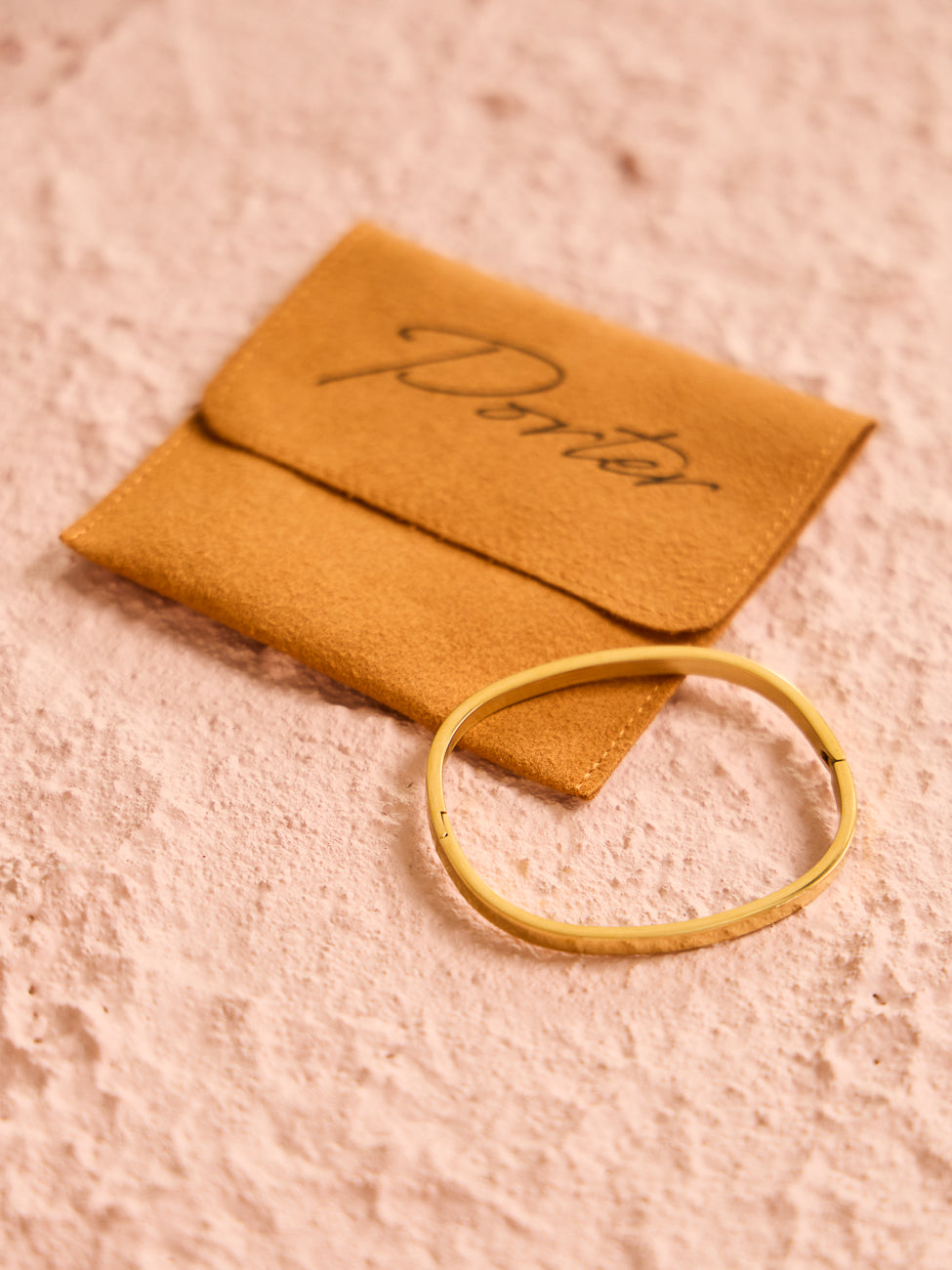 Porter Dylan Bangle in Plain – Coco & Lola