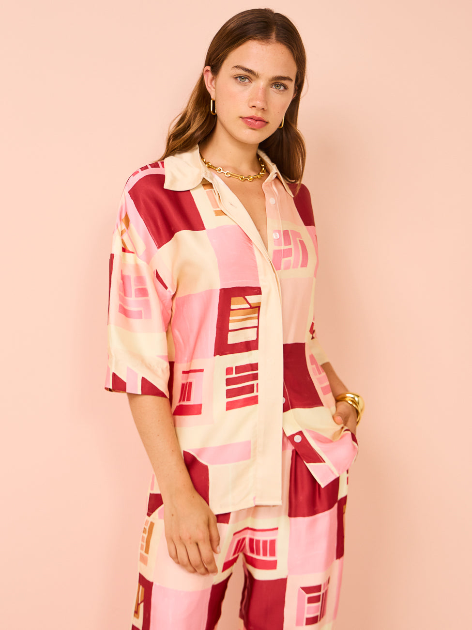 Romy Retro Shirt in Retro Print – Coco & Lola