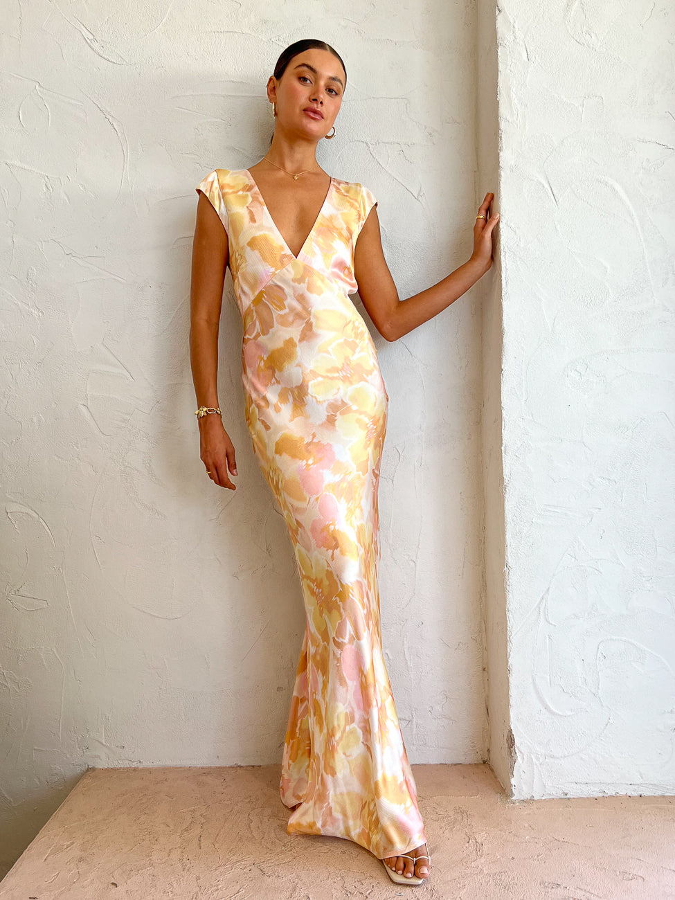 Bec and Bridge Indi V Maxi Dress in Floral Haze – Coco & Lola