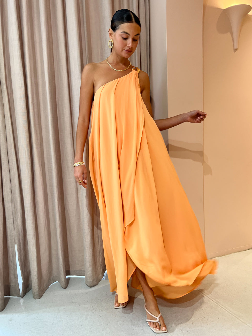 Suboo Aura One Shoulder Chain Maxi Dress in Melon – Coco & Lola