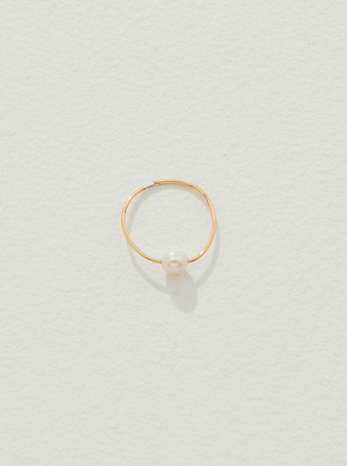 Reliquia Thalia Ring in Pearl/Gold – Coco & Lola